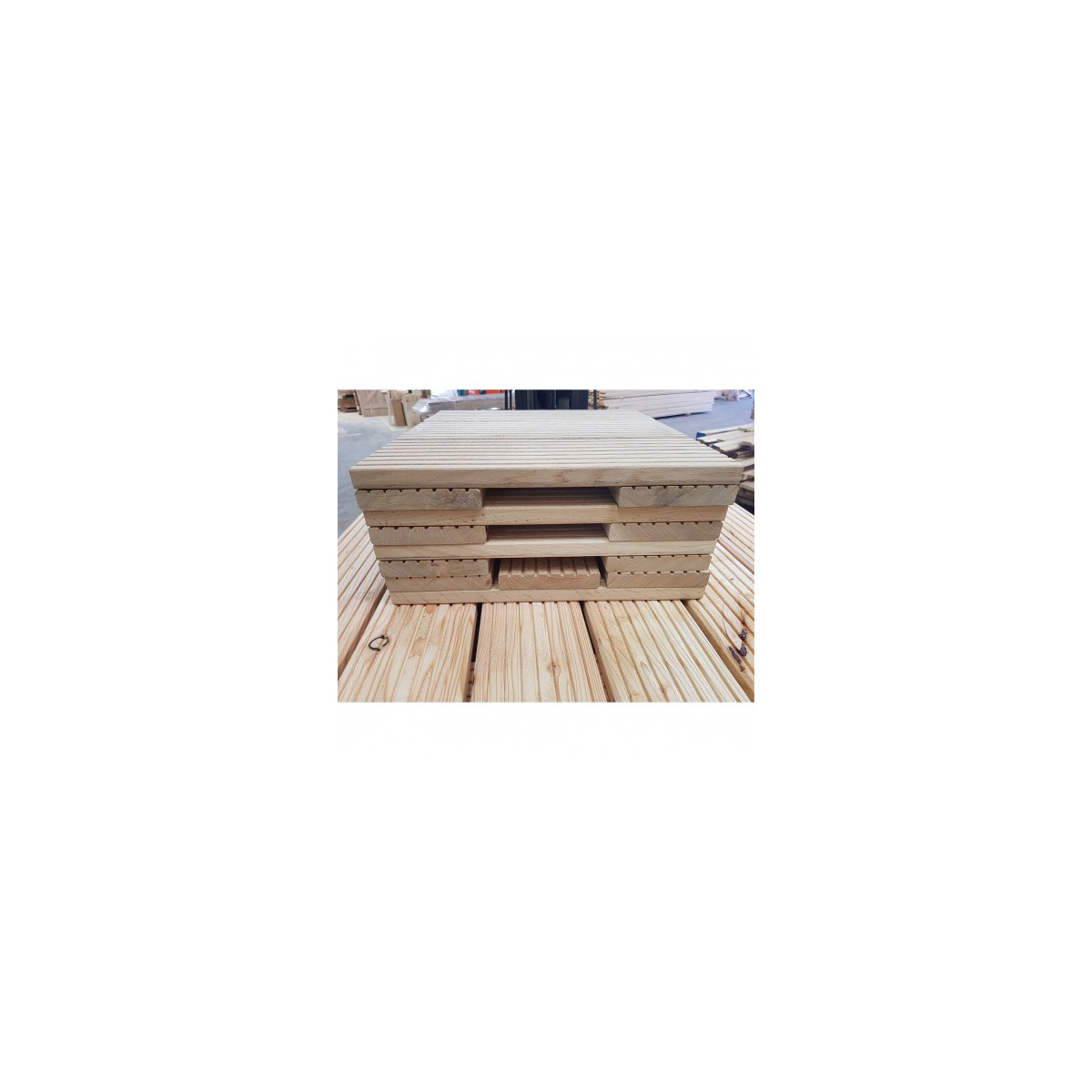 Pack of 4 Oak Decking Tiles Decking Size 450 x 450 mm